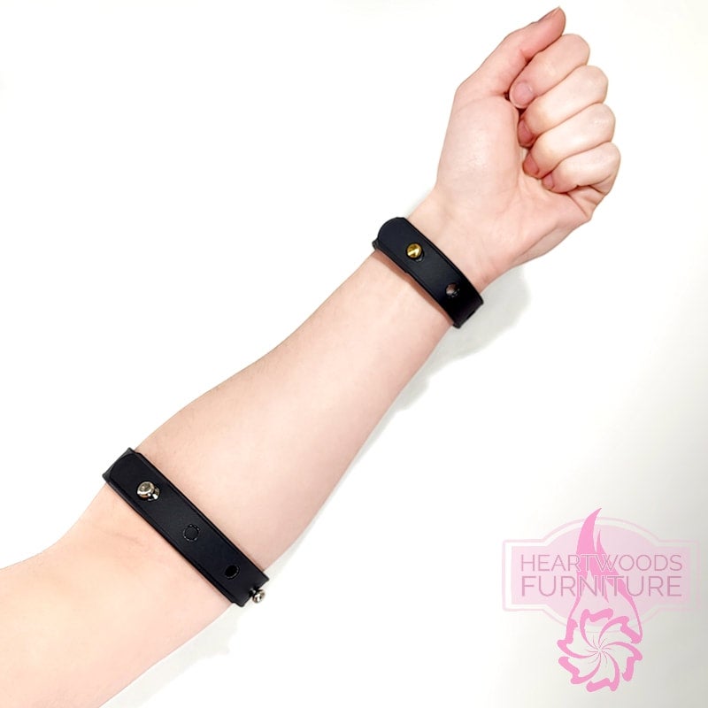 Premium Adjustable Strap-On O-Ring | Heartwoods Furniture